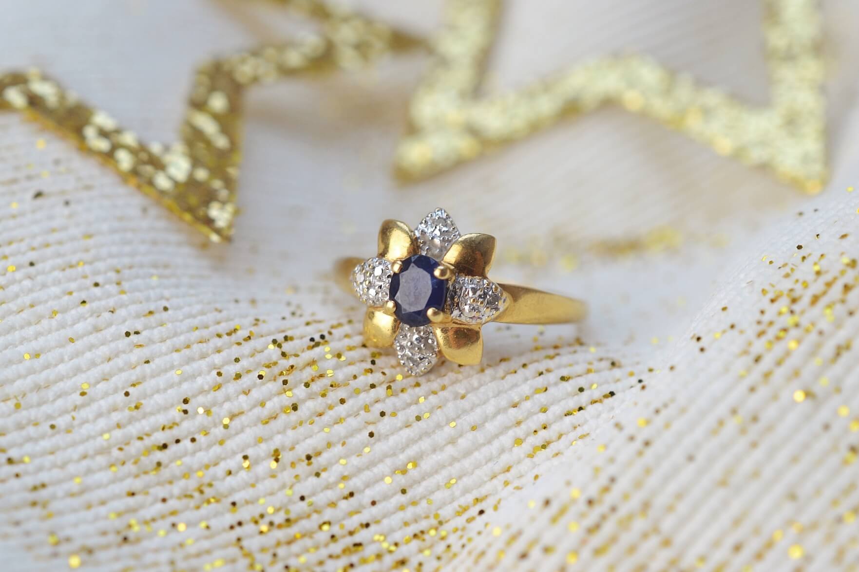 Bague fleur étoilée Saphir Diamants I Bijoux Vintage en Or I Noir Carat