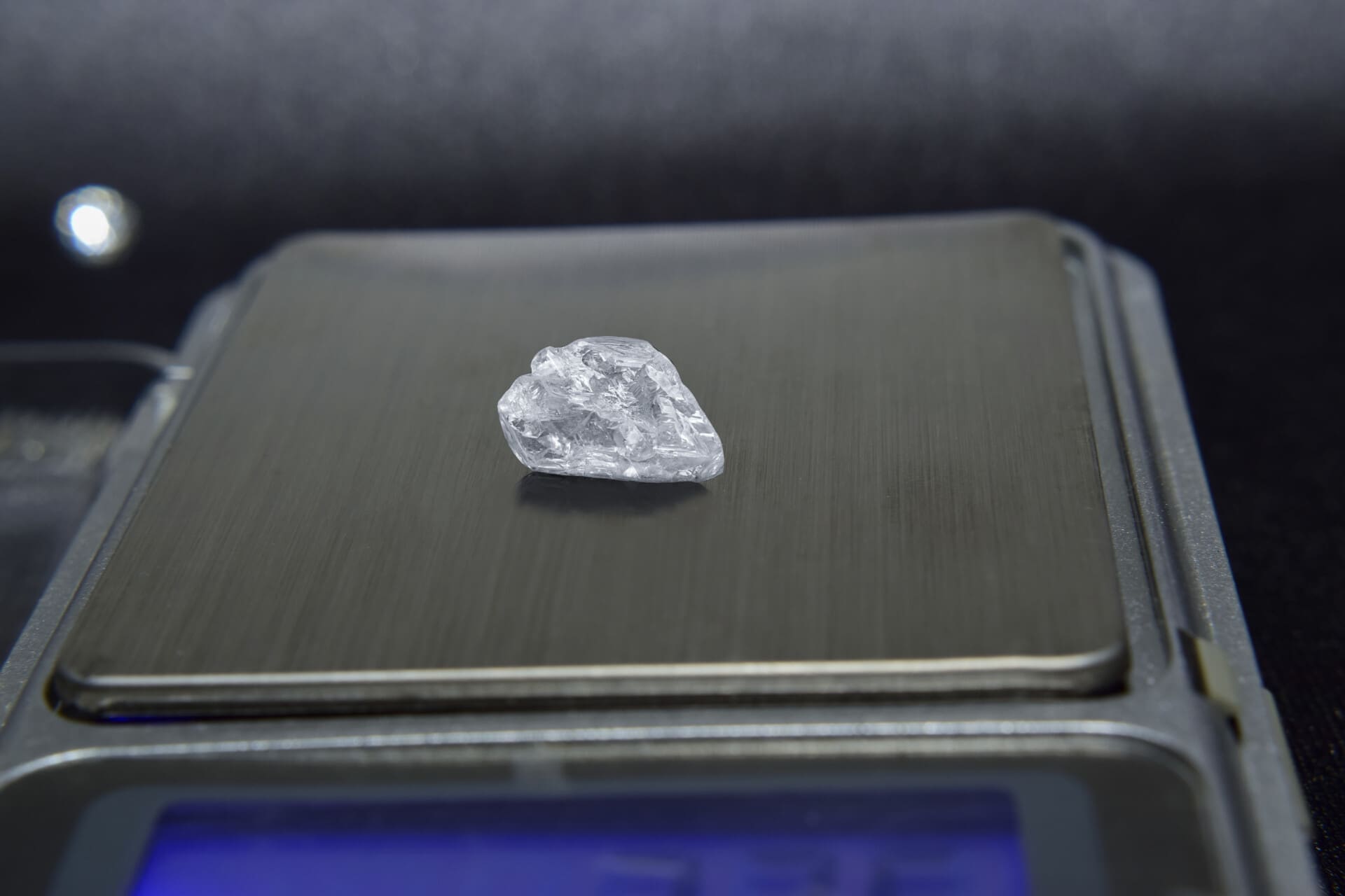 Diamantaire : façonneur de diamant - Noir Carat